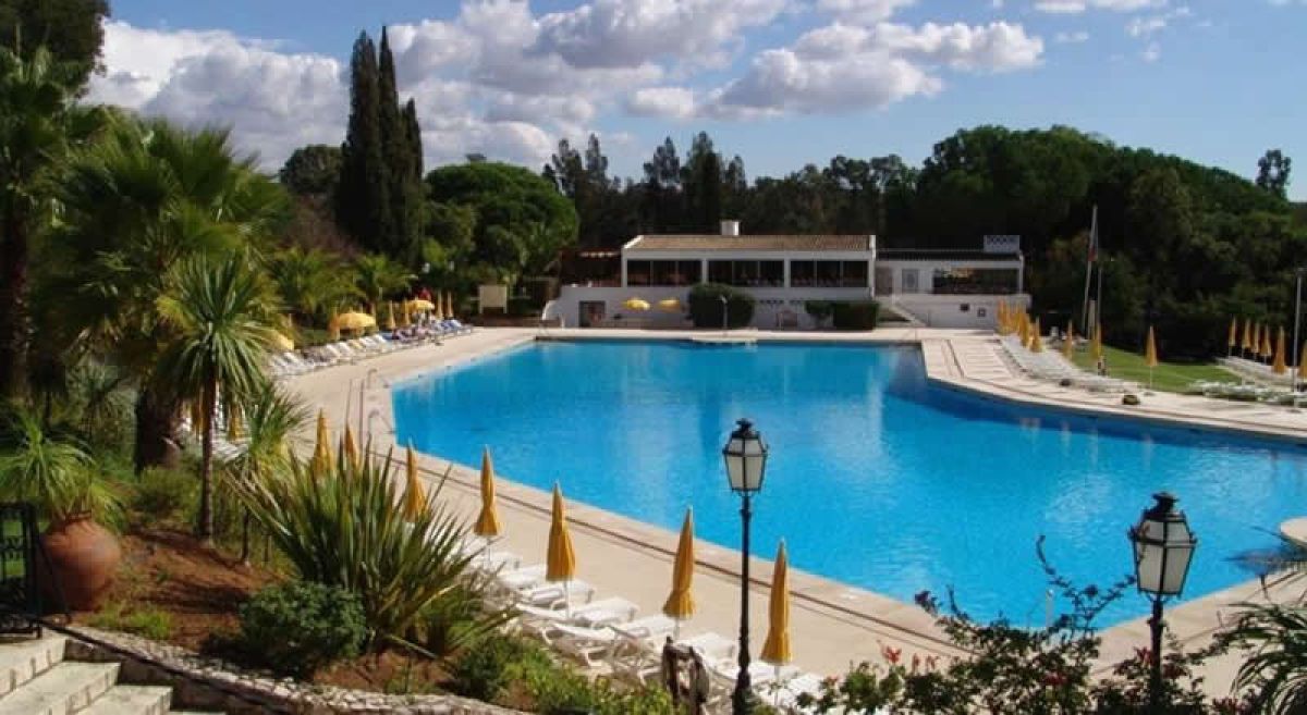 Penina Golf Resort Hotel, plan a golf getaway in Algarve